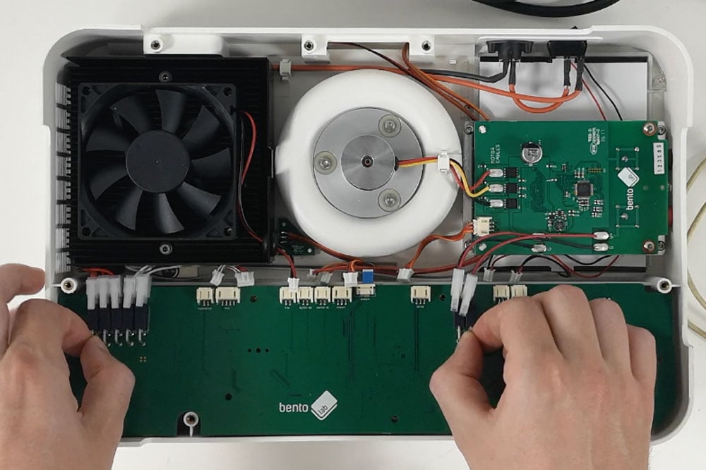 Bring the lab wherever your research takes you | Bento Lab