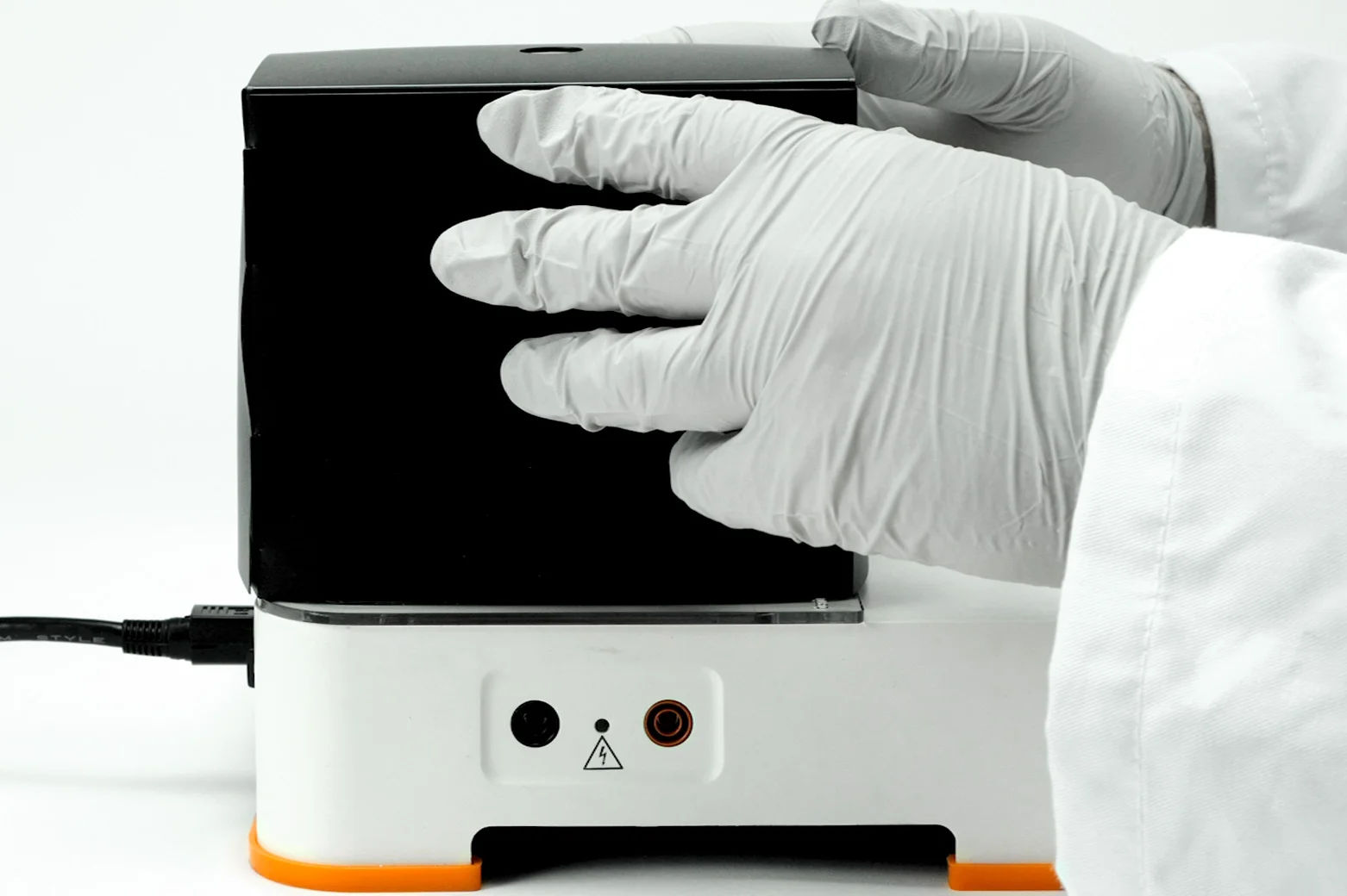 Biotechnology 101 Guide: Introduction to Gel Electrophoresis | Bento Lab